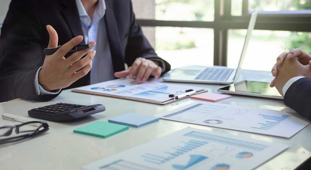 A Simple Guide To Invoice Factoring I Hilton Smythe Finance